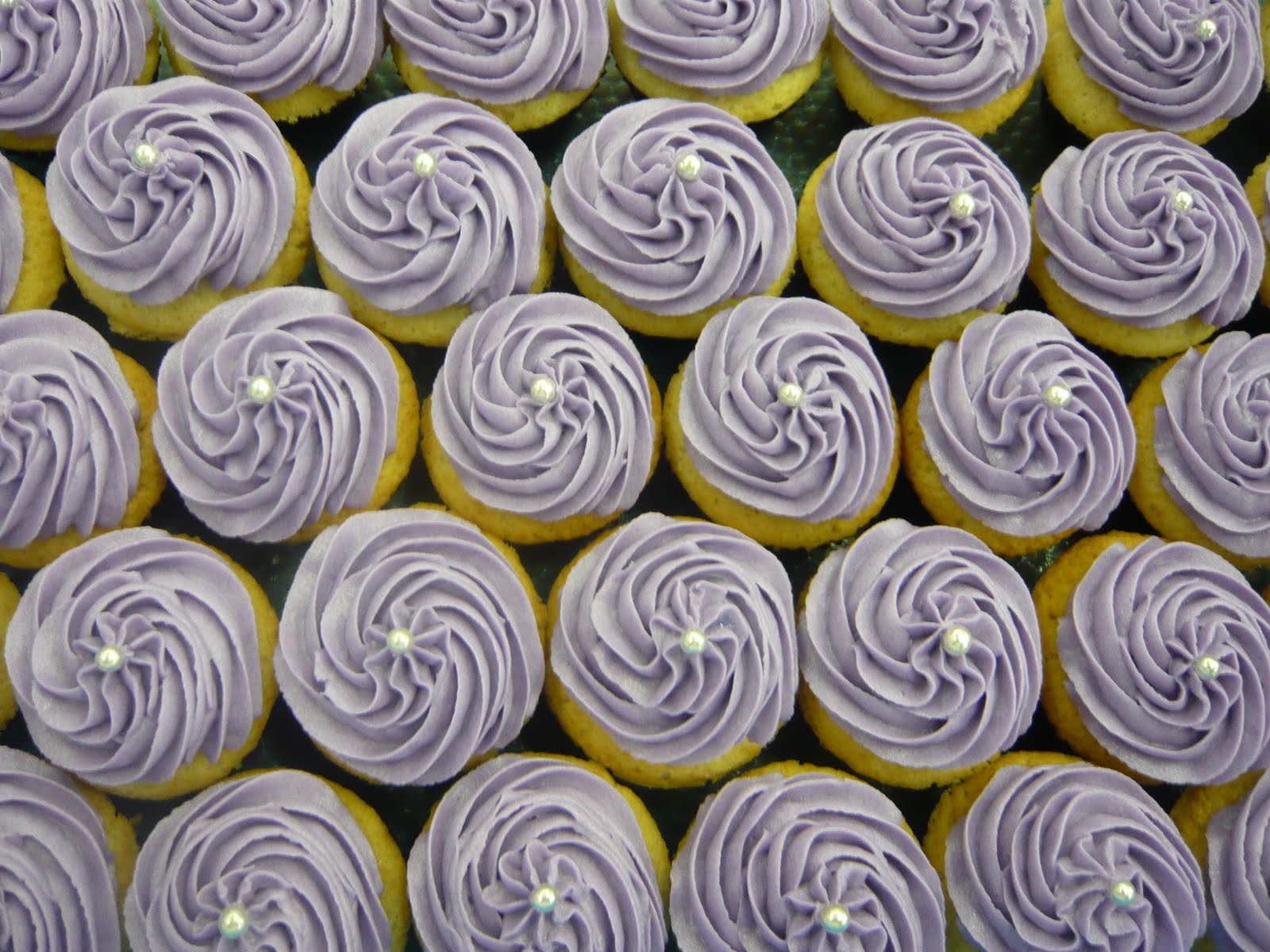 Sift: Color coordinated mini cupcakes!