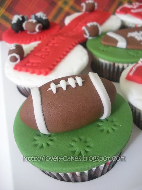 Lovely Cakes: Rugby Theme Cupcakes - Niniey