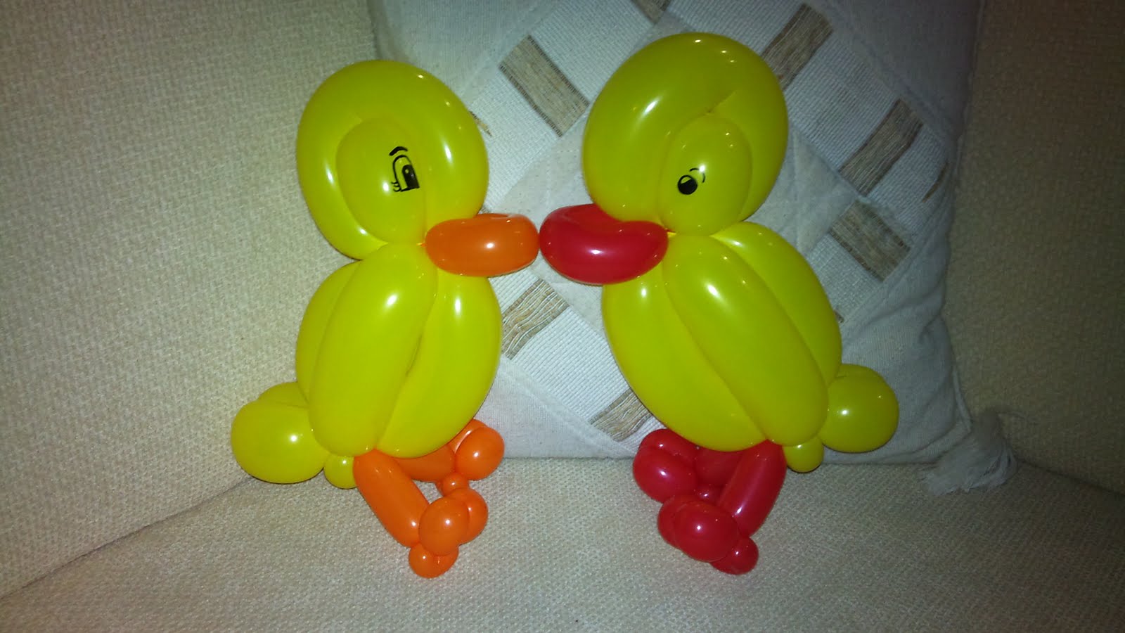 Balloon decorations for weddings, birthday parties, balloon sculptures ...