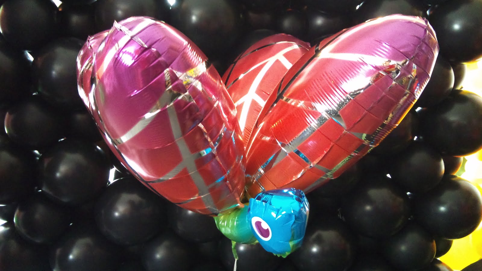 Balloon decorations for weddings, birthday parties, balloon sculptures ...