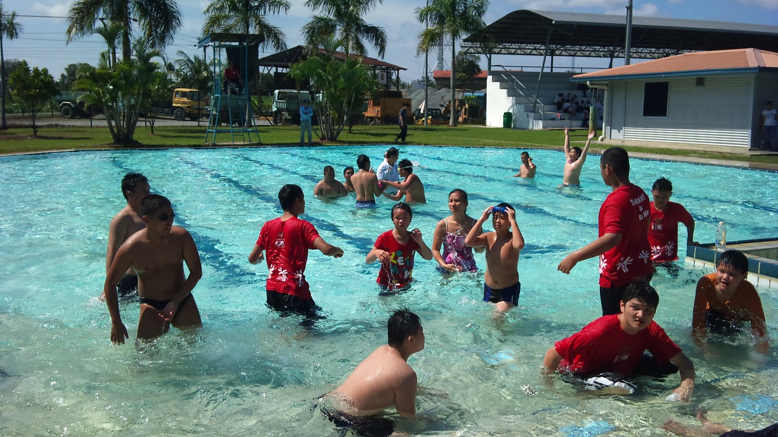 Balloon decorations for weddings, birthday parties, balloon sculptures ...