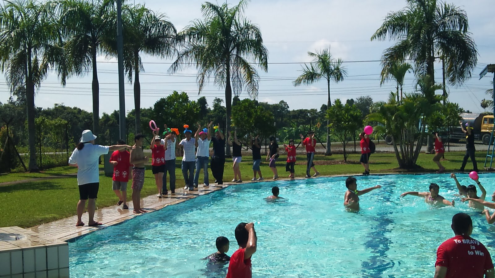 Balloon decorations for weddings, birthday parties, balloon sculptures ...