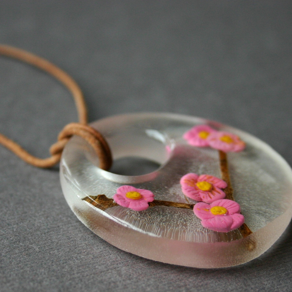 Skinner Studio: Resin Botanical Pendants