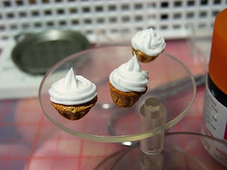 Over the Silver Moon: Cream Clay Piping Practice and Icing Tips