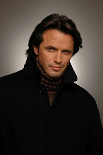 Ficha y fotos de Guillermo Perez | La Novelera