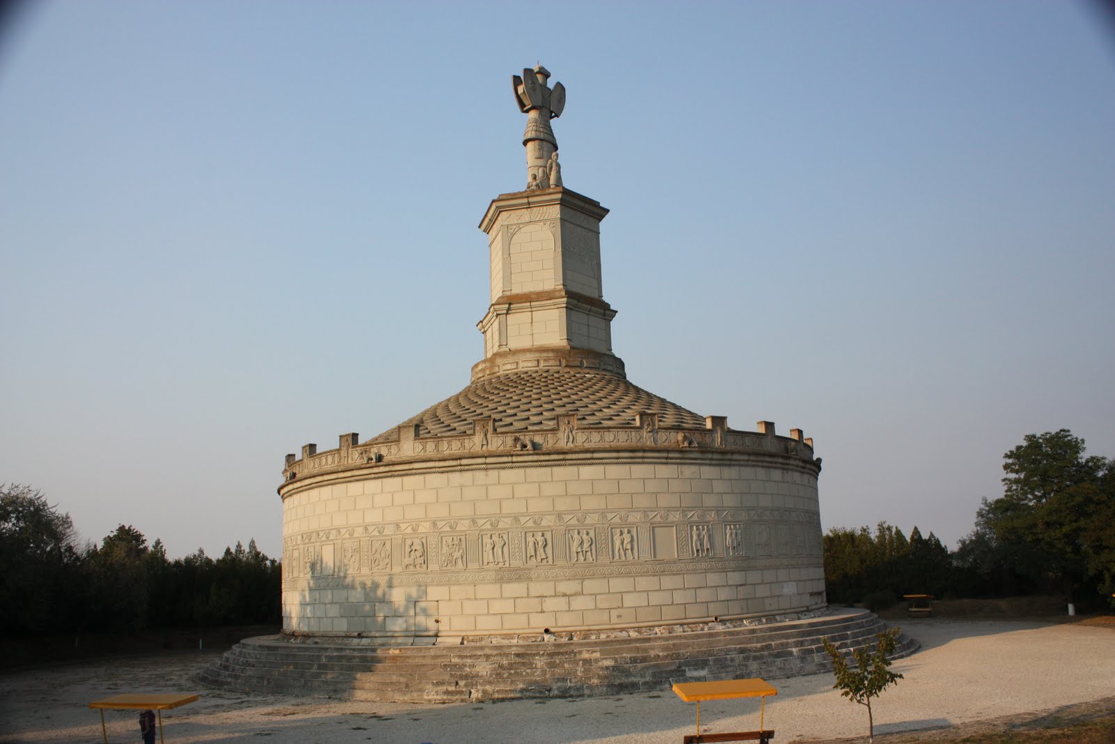 Trofeul lui Traian | Galerii foto si lucruri de aflat