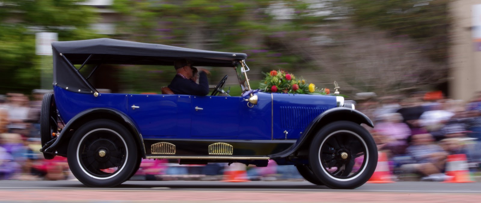 bendingphotography: Very Oldish Car