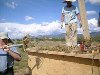 mud for everyone: EcoNest Straw-Clay
