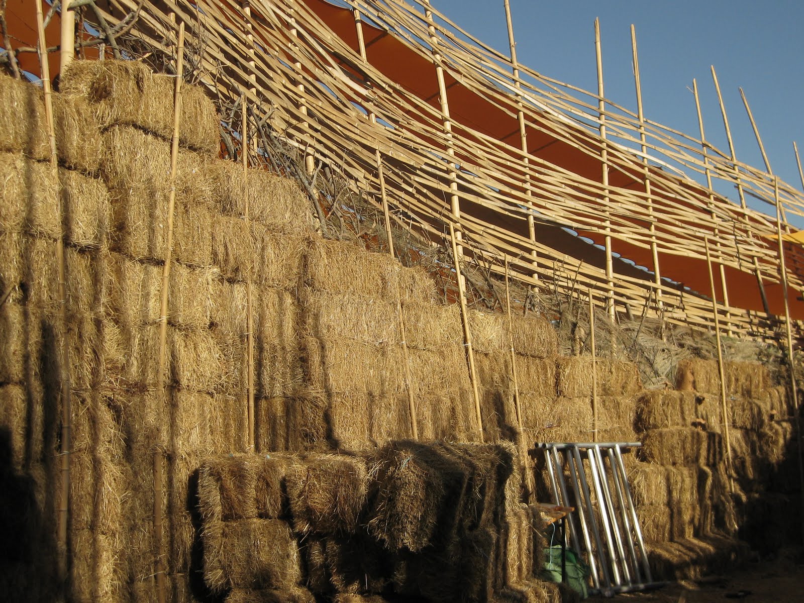 mud for everyone: Strawbale Wall at the Boom Festival