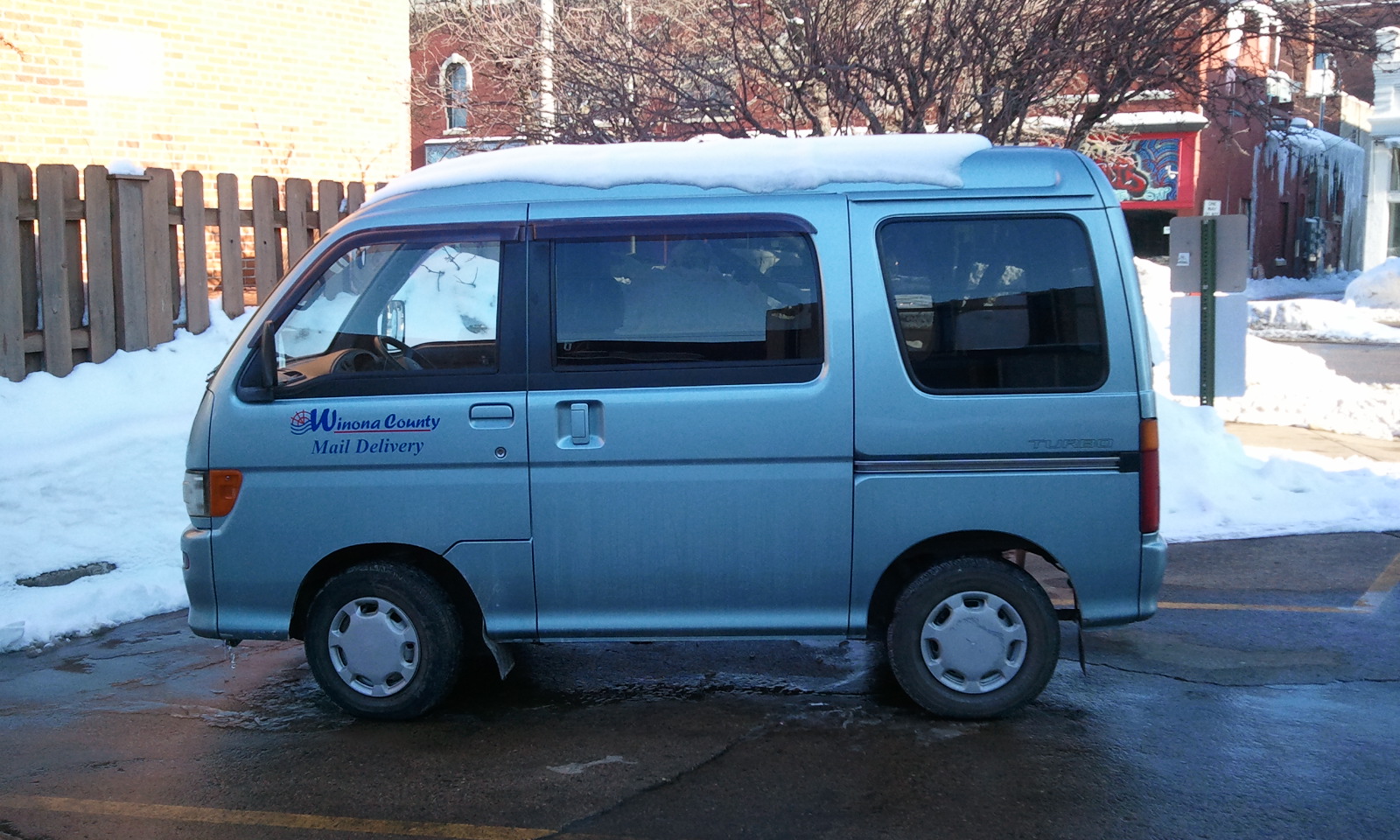 A Daihatsu delivery vehicle in ... Winona, MN? | Subcompact Culture ...