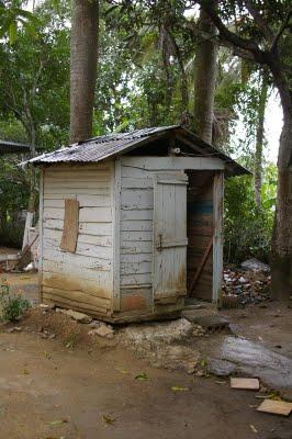 www.oasisdominicano.blogspot.com: Letrina,recuerdan las letrinas ...
