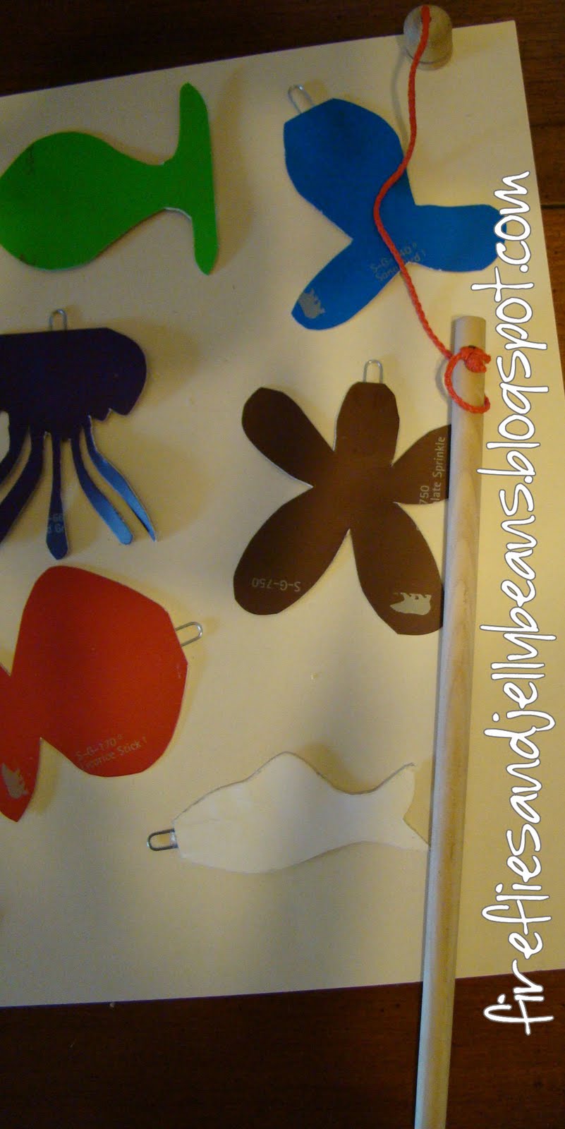 Mommy Tsunamis: Toddler Tuesday: Paint Sample Magnet Fish