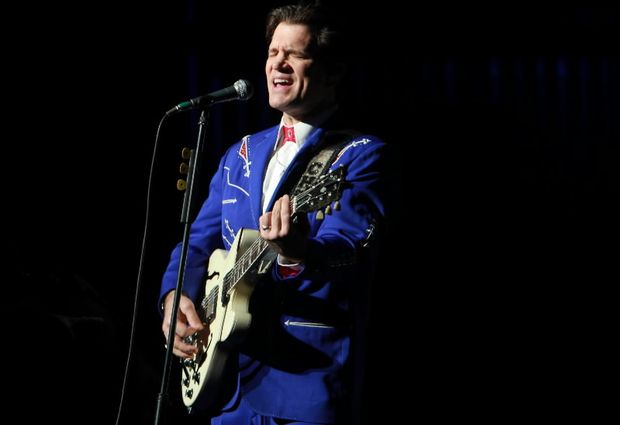 Plataforma para que Chris Isaak toque en España: Buffalo (Nueva York ...
