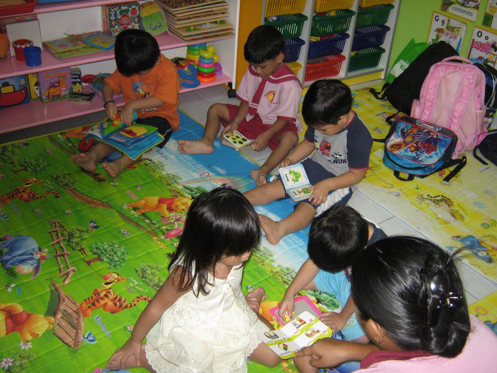 : Activities in kindy.. ;-)