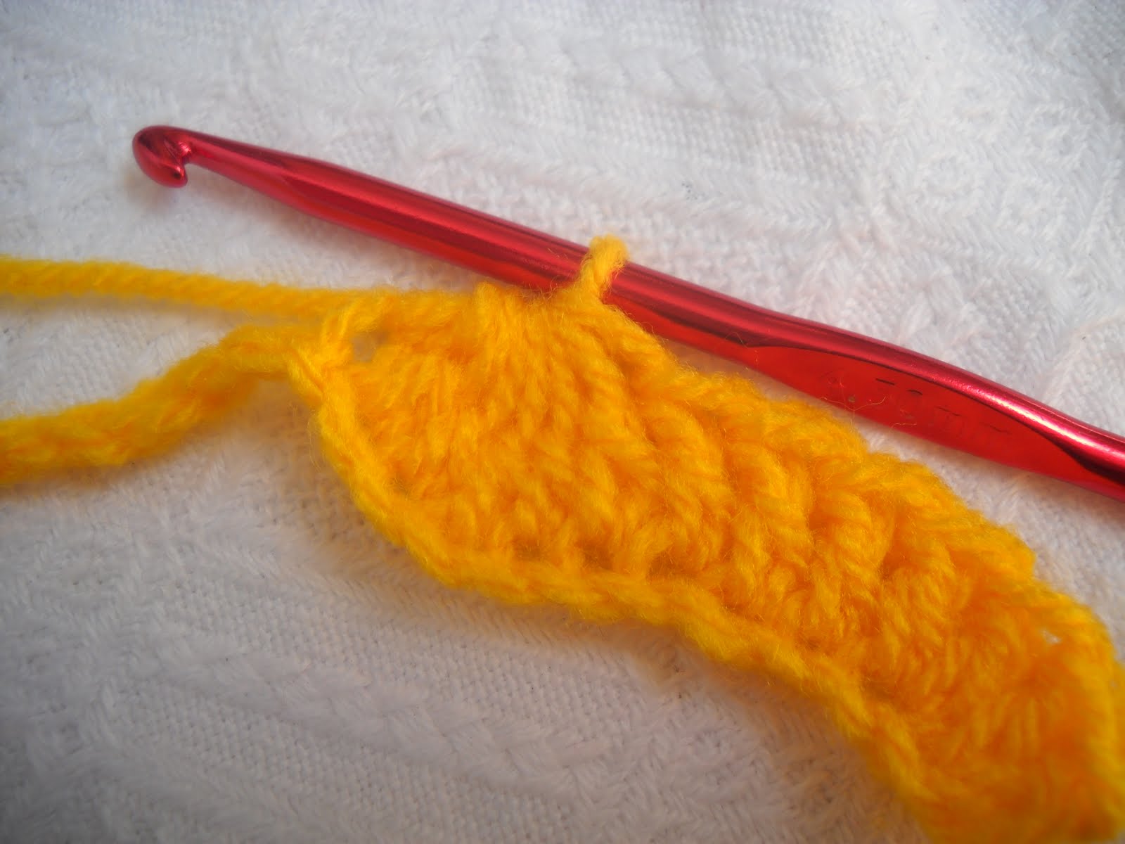 Fruitful Fusion: ribbon ripple pattern