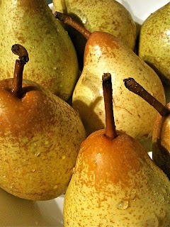 When Life Gives You Pears – Eat. Drink. Smile.