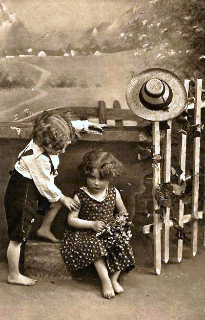 Magic Moonlight Free Images: Real cute kids! Free images for you!