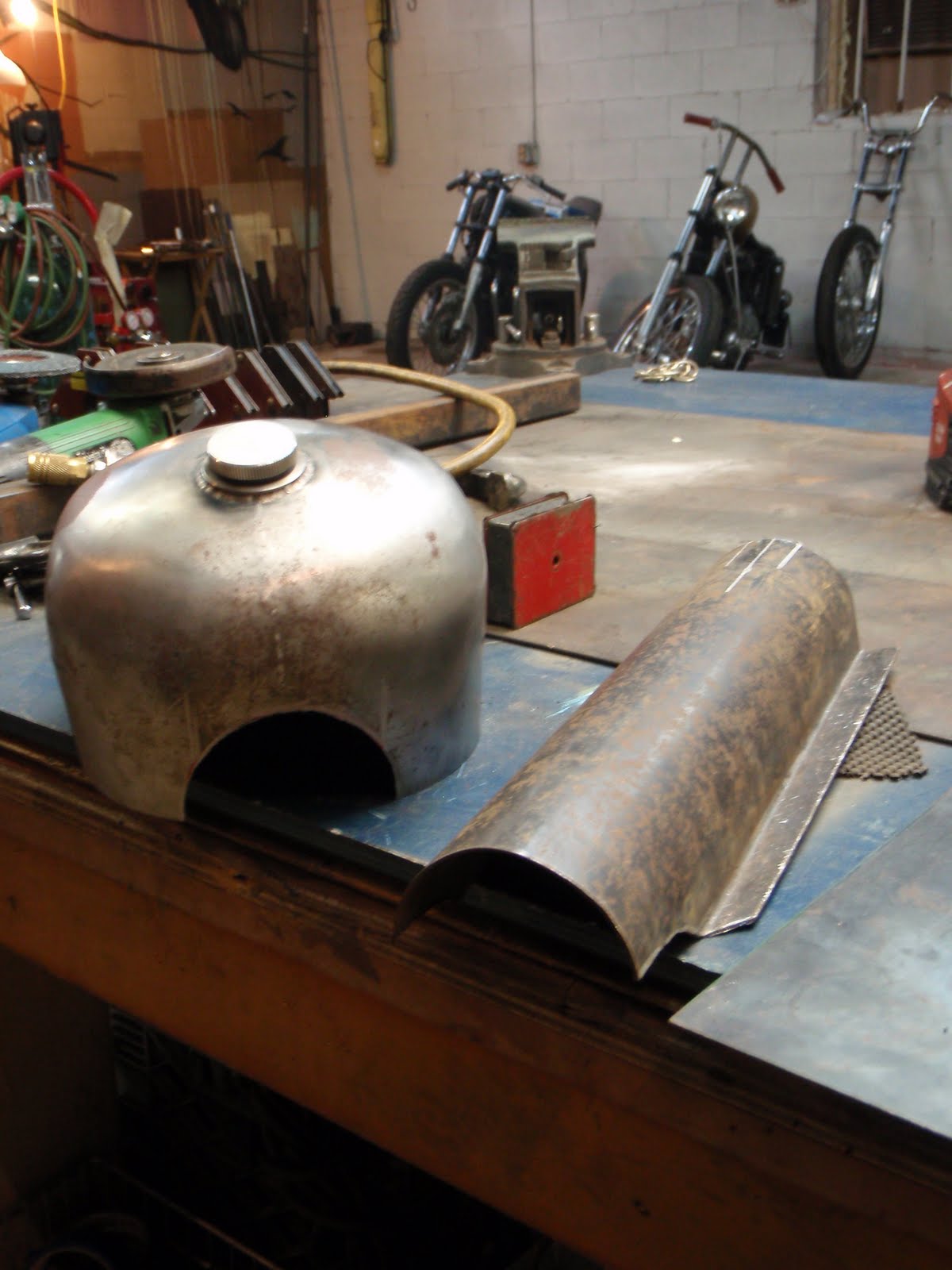 VANGUARD CYCLE: a much anticipated SR500 gas tank