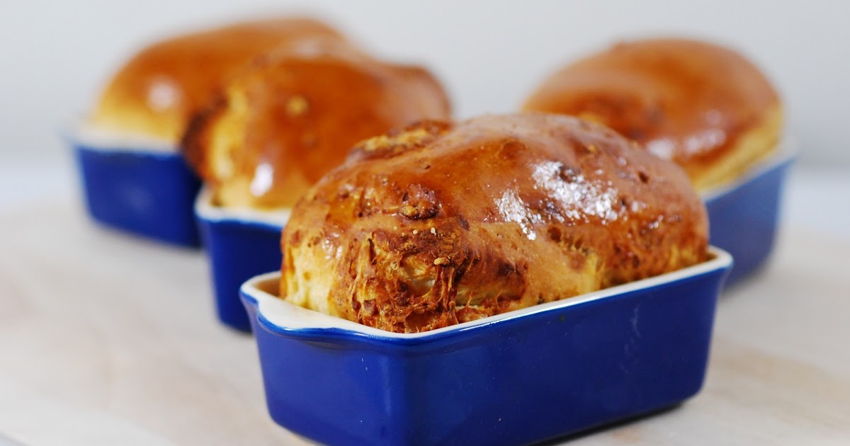 Know Whey: Taint Season: Mini Cheddar Loaves