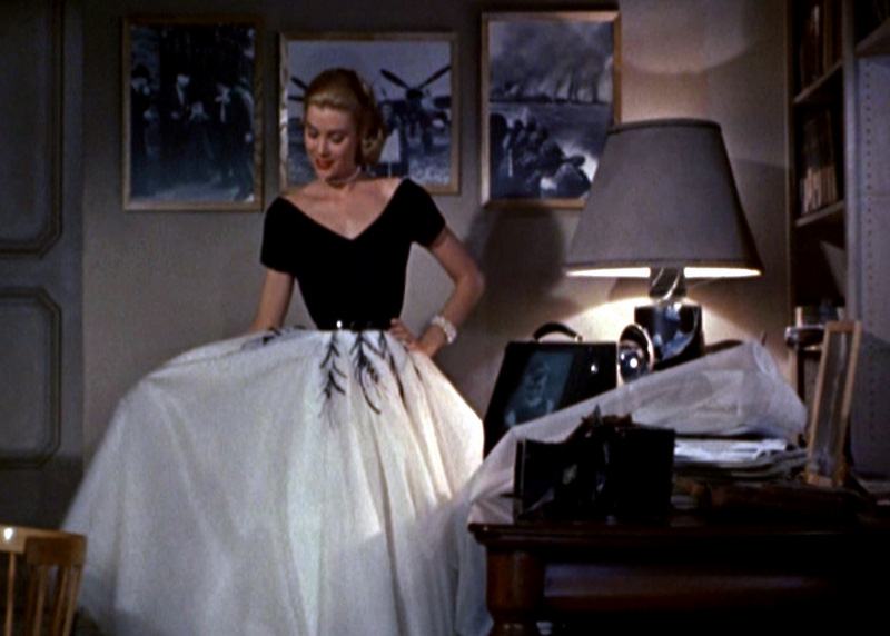 Closet: This Week's Iconic Dress: Grace Kelly in Rear Window