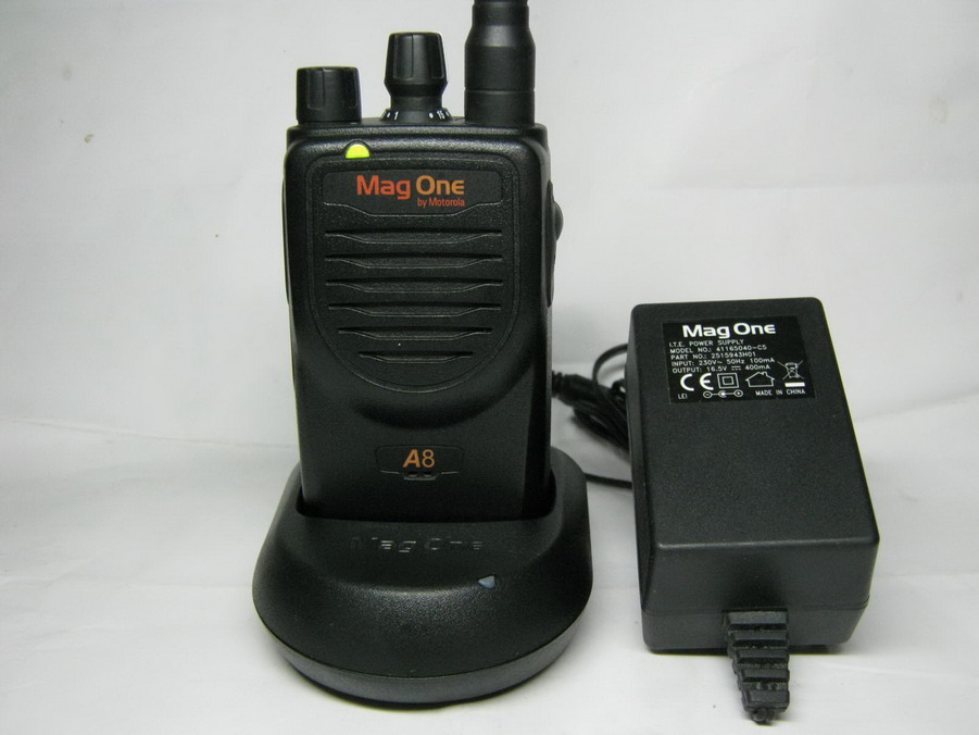 MEDAN RADIO: Motorola Mag One A8
