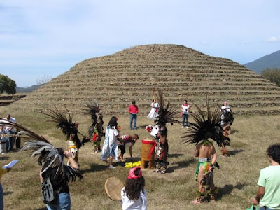 Breiner on the road: The circular pyramids of Guachimontones