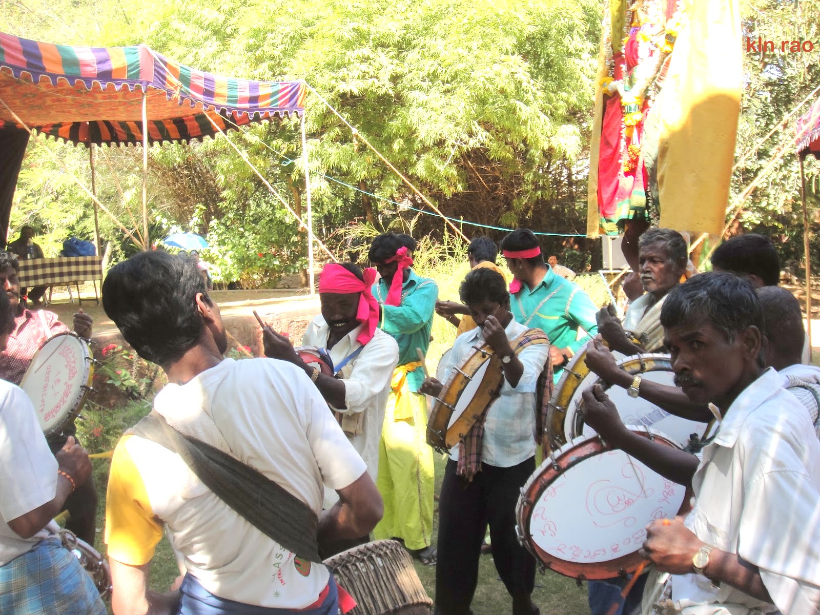Clicks by Kln Rao and me: Folk Dance of Karnataka (Part 1)