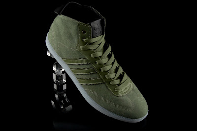 Female Sneaker Fiend: Size? + adidas Originals = Happiness