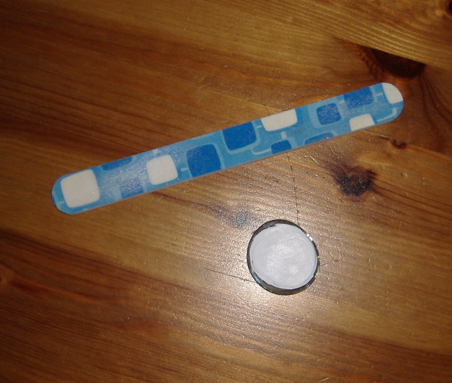 Tuesday Tutorial - Glass Magnet Gifts - Revel and Glitter