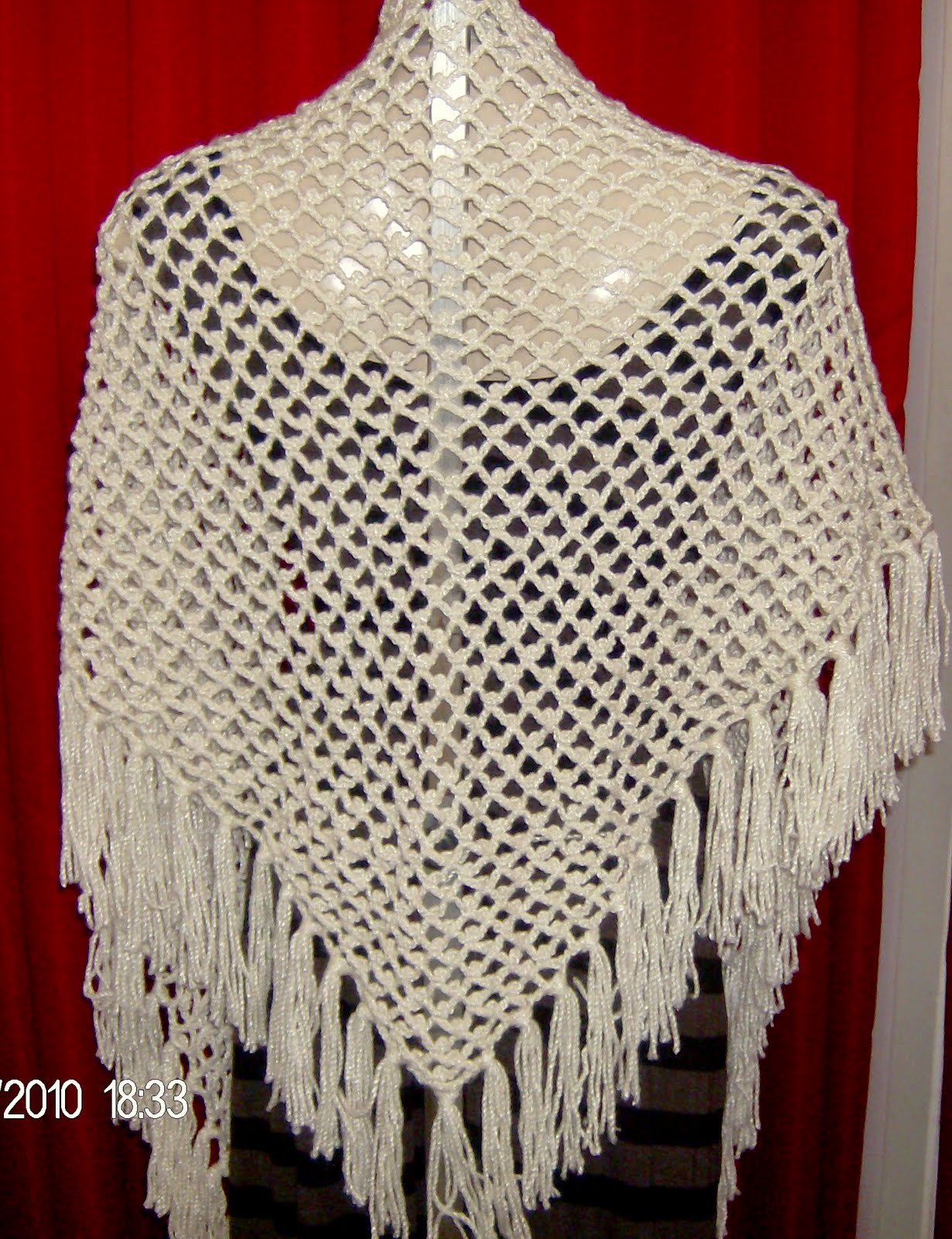 Artesanato By Nelly: Xale Triangular de Crochê