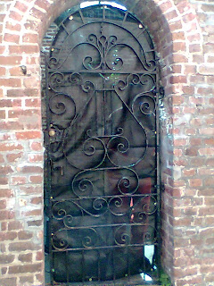 Town & Country Fences, LLC: Privacy Screen Blocks Onlookers