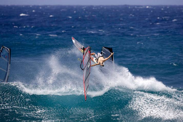 Funtrublog: Wave Riding Vehicles – Tricks On The Waves, Amazing Photo Shoot