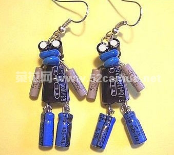 hand-made DIY: Jewelry made of electronic components