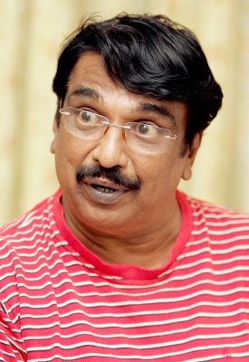 Cochin Haneefa - Aashane... Aashane.... - Mollywood Frames | Malayalam ...