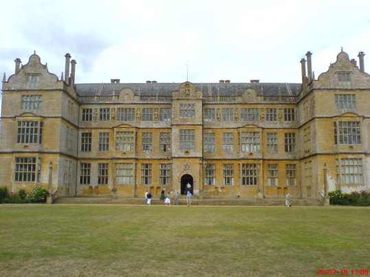 Wading Through Treacle: Montacute House