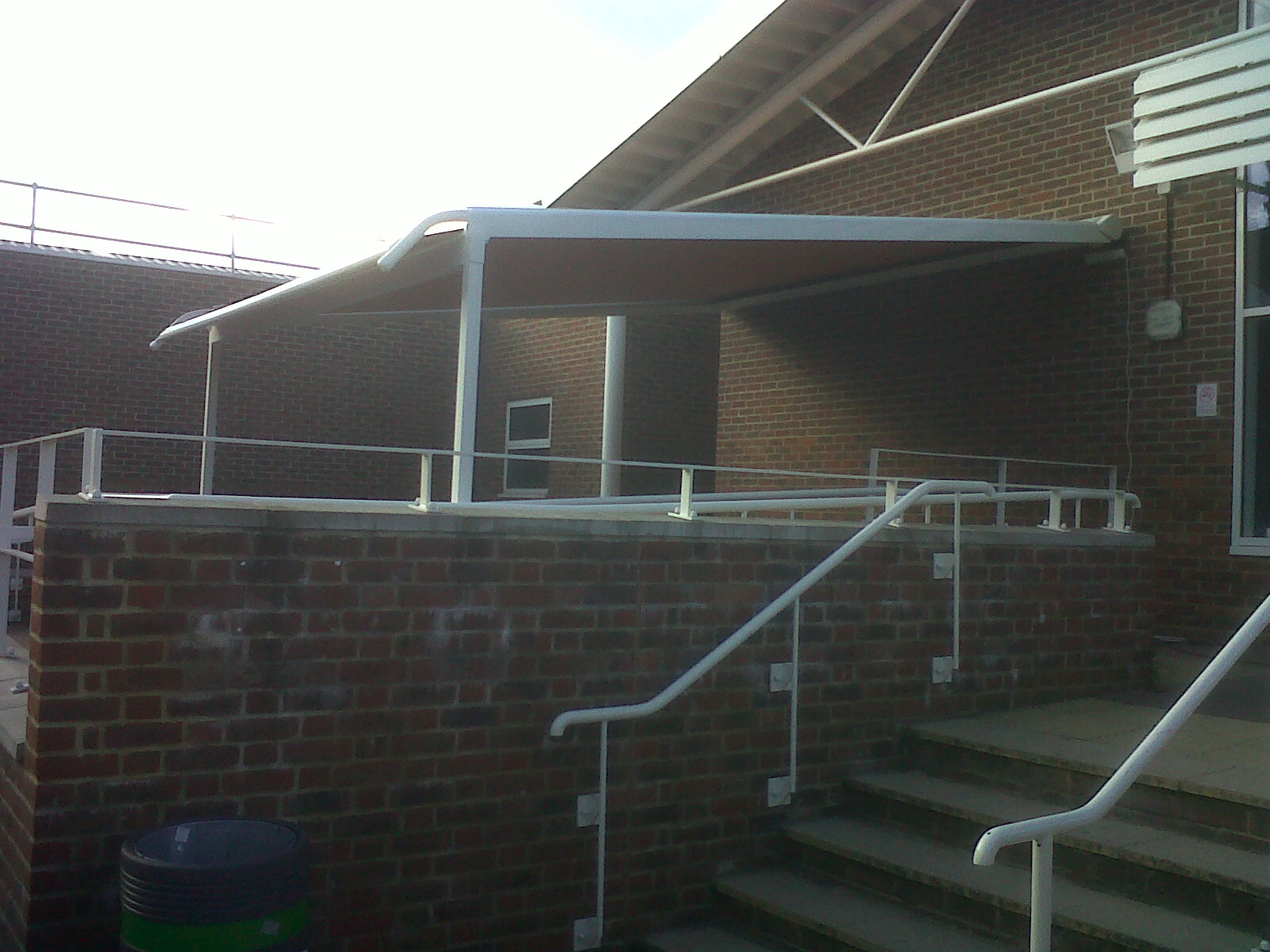 News and Reviews: Al Fresco Dining at Reigate College