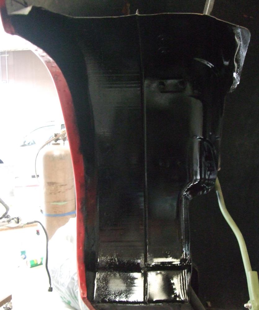 Triumph Spitfire Adventure: Wheel Well Respray