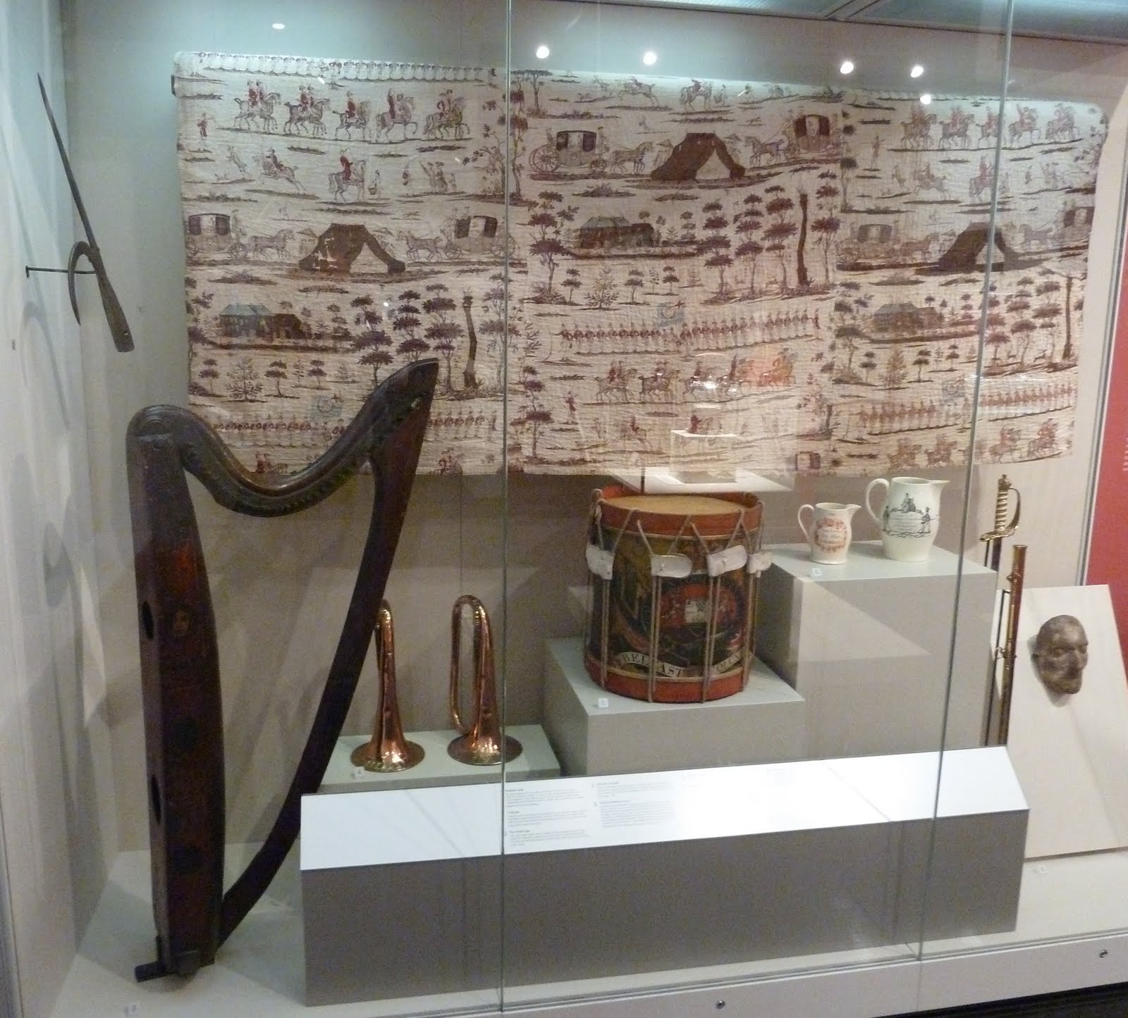 Travels with Shep: 4/4 Belfast: The Queen's University & The Ulster Museum