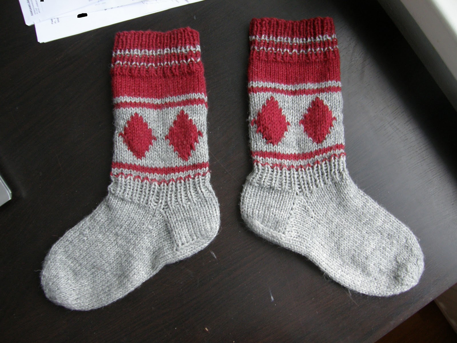 Surinapuun alla: Jussi-sukat