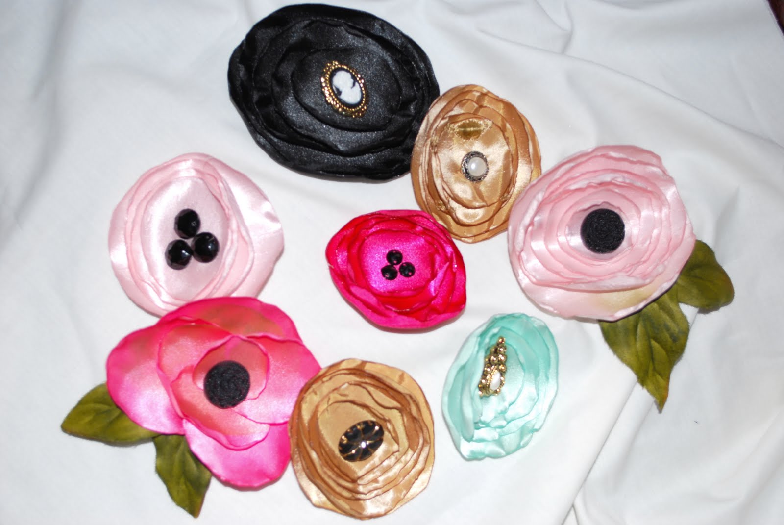 Creative Urges-Creative Blogspot: Satin Rose Tutorial...