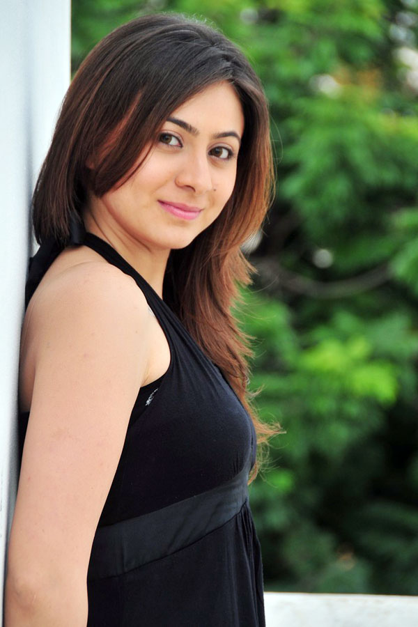 MOST BEAUTIFUL WOMAN: Telugu Movie Badmash heroine Ektha hot looking in ...