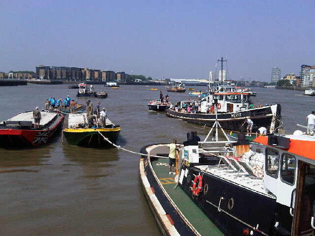 ROWING FOR PLEASURE: Thames Barge Driving Race