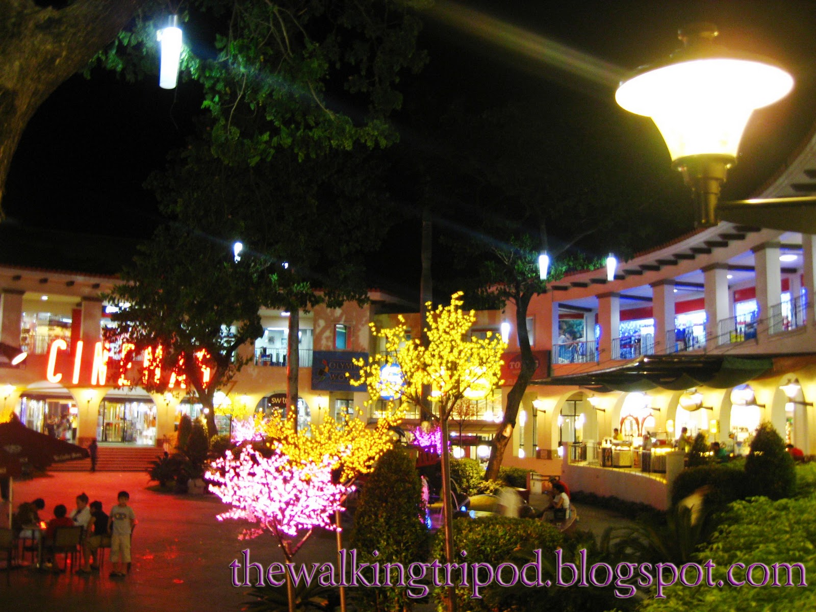 The Walking Tripod: Night of Food Tripping at Alabang Town Center