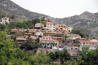 Happy Sunshine: Agros - The Rose Village
