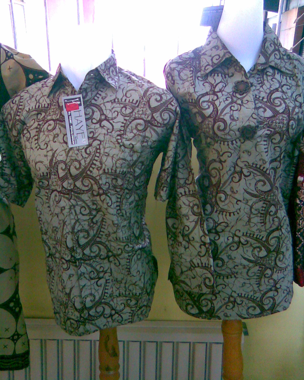 Menjual Batik Yogyakarta: SEPASANG BAJU BATIK PRIA DAN WANITA