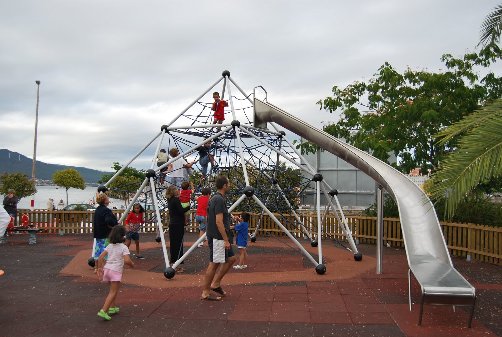 PSdeG-PSOE Porto do Son: PARQUE INFANTIL DE PORTOSIN