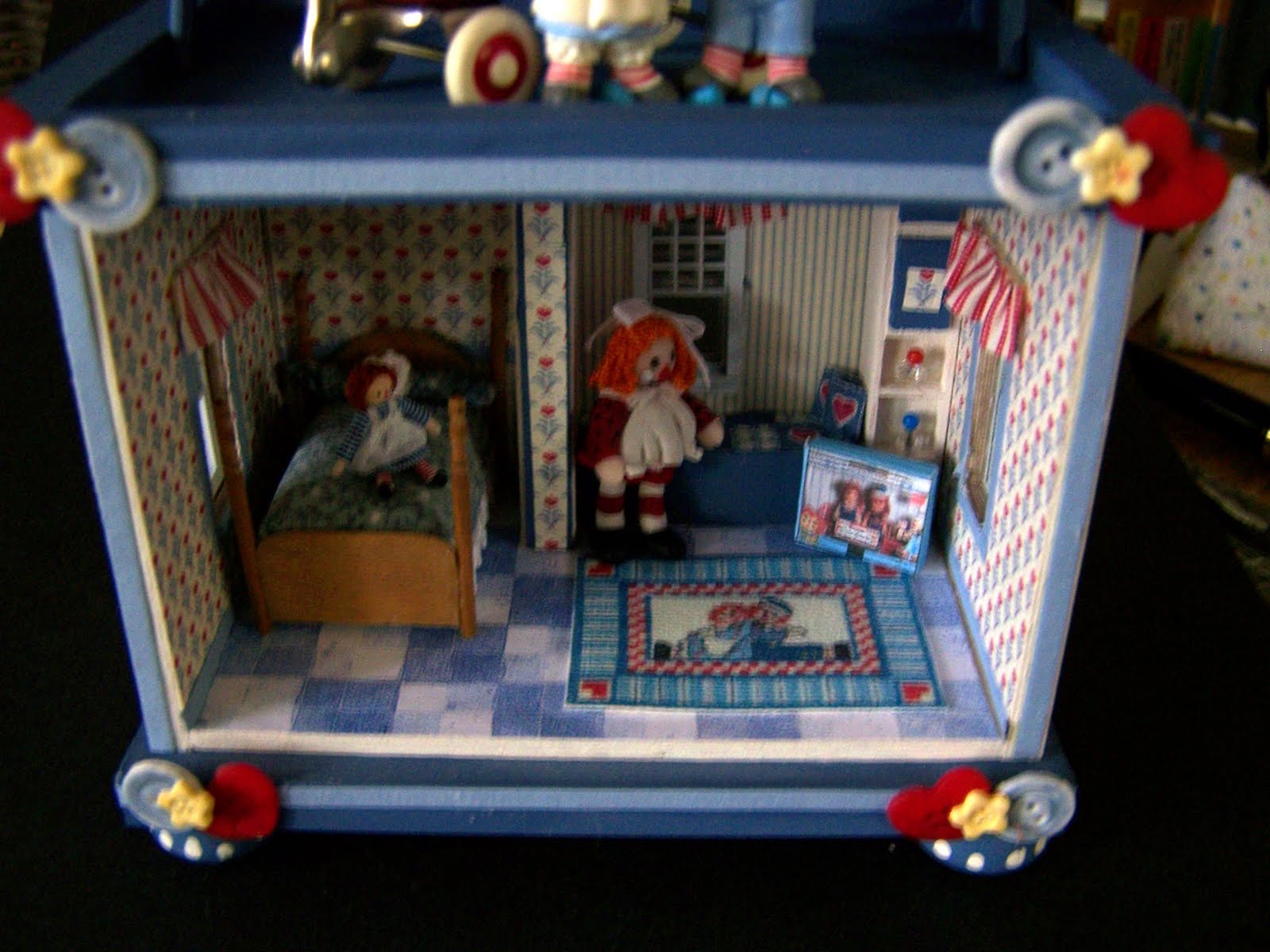 Raggedy Kingdom: Raggedy Ann Toy Box in Quarter Inch Scale