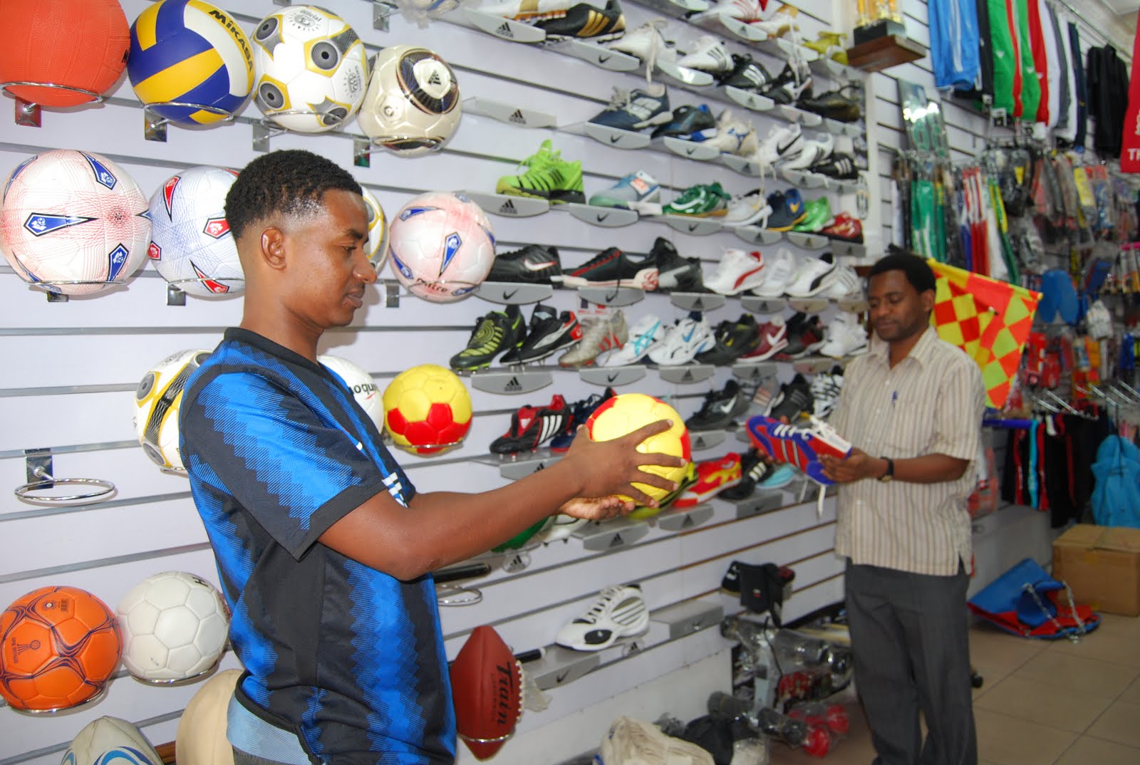 Burudan Mwanzo - Mwisho: AB SPOTS HOUSE DUKA LA VIFAA VYA MICHEZO