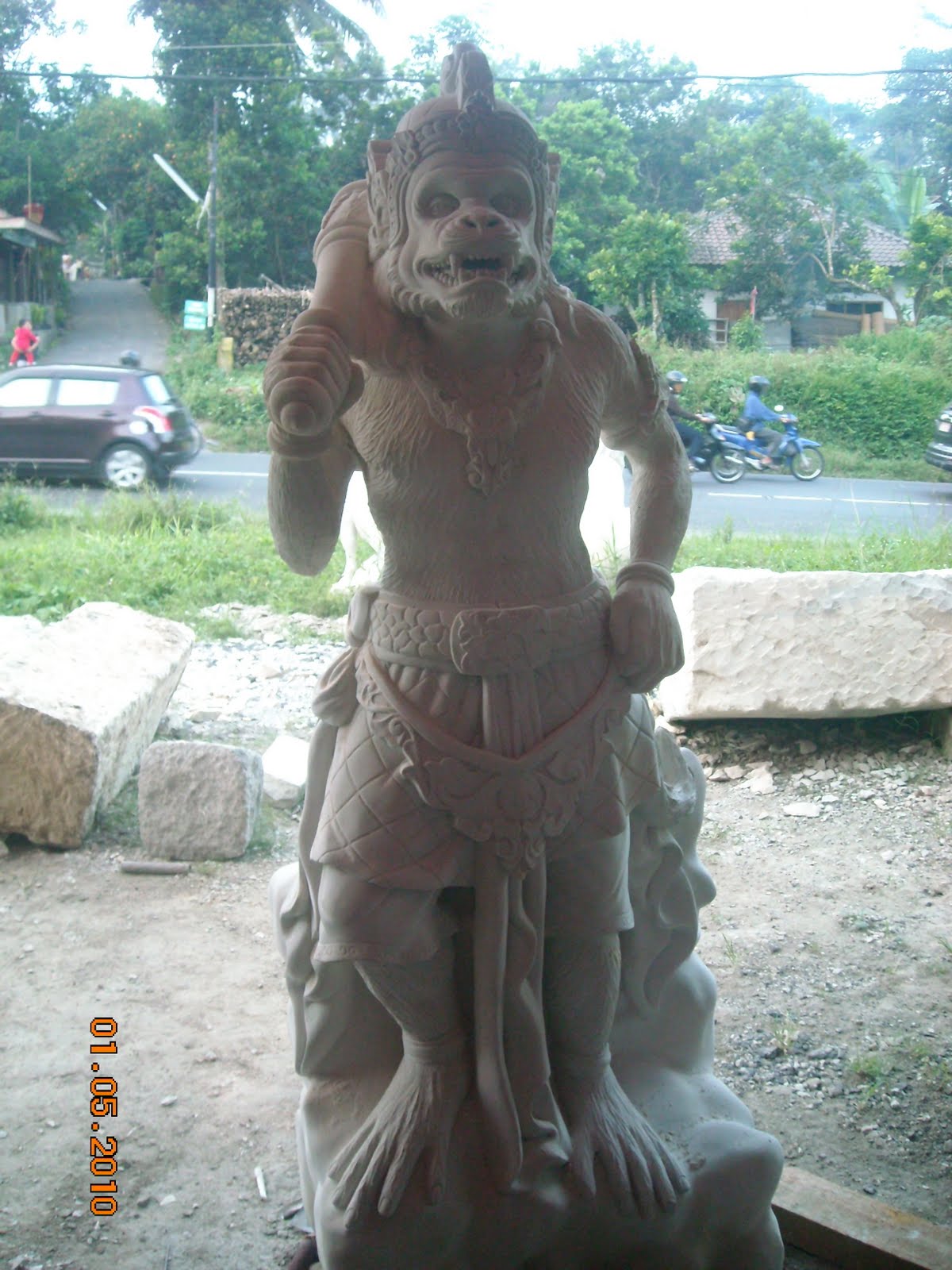 Pahatan Patung "Larissa": Patung Hanoman