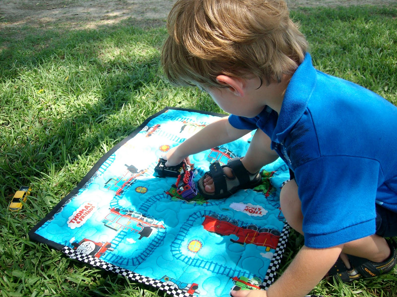 Angel Scraps Quilting: Thomas the Train Quilted Travel Play Mat Tutorial